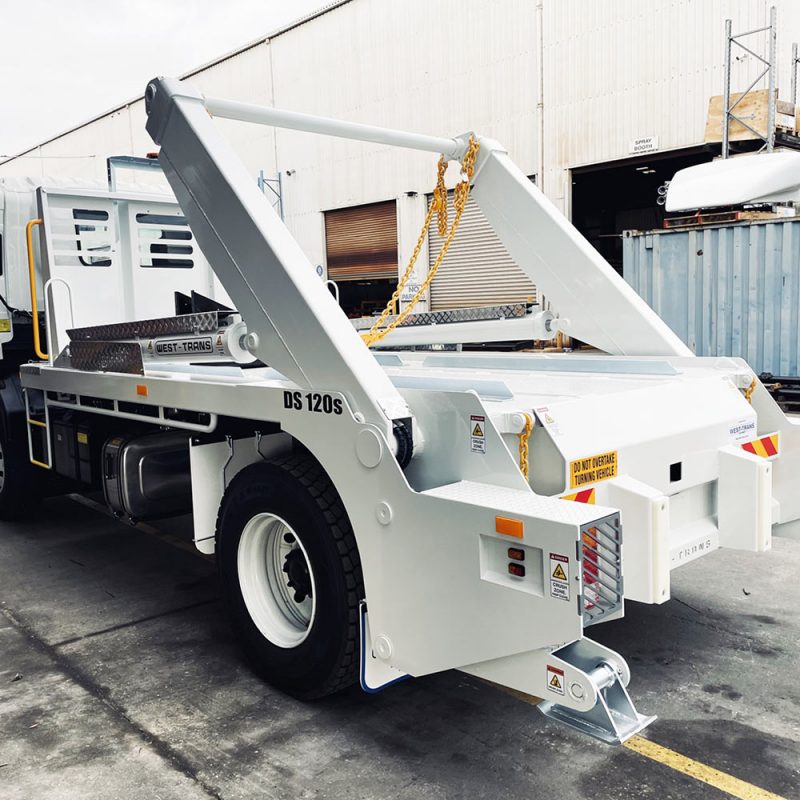DS 120s-P Skip Loader | West-Trans Equipment