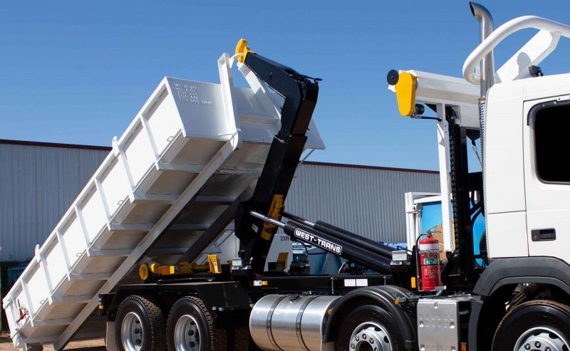 How to choose the best hook lift system for trucks