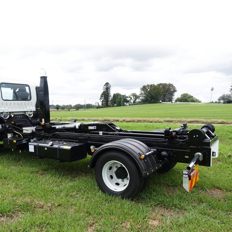 HL-10 Hook Lift Truck | West-Trans Equipment